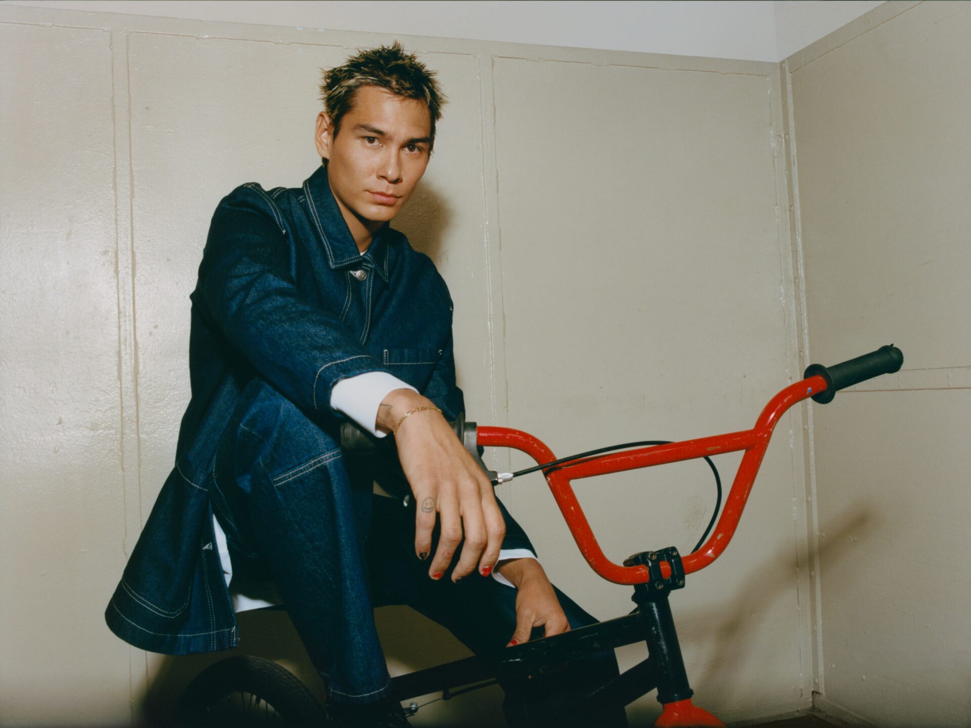 Evan Mock, Tinashe and Bella Poarch front HUGO’s new SS23 campaign – HERO