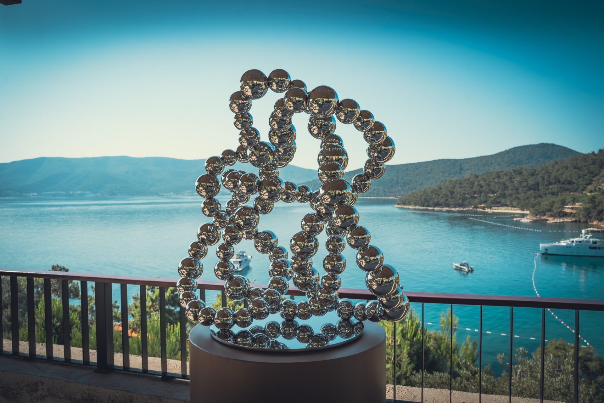 Perrotin gallery turn Bodrum Loft into a spectacular sculpture park of ...